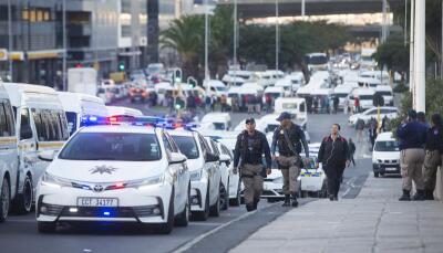 Cape Town traffic cop shoots taxi operator in scuffle as tensions rise ...